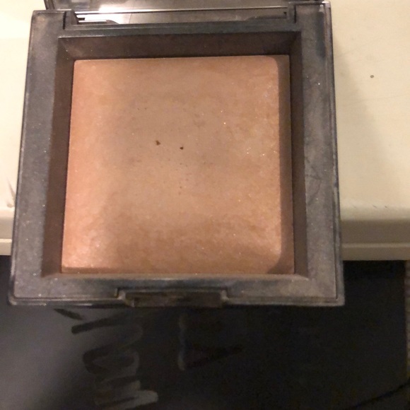bareMinerals | Makeup | Invisible Glow Highlighter | Poshmark